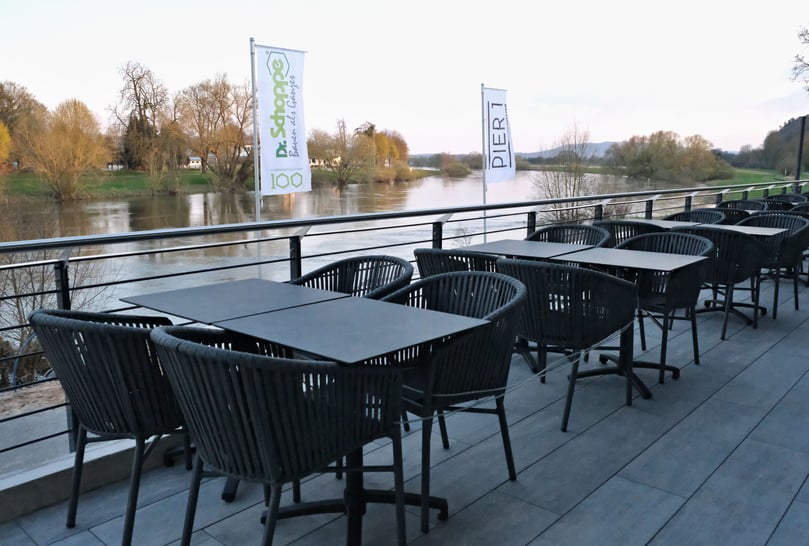 Neues Ausflugslokal „Pier 1 Höxter“ an der Weser geöffnet