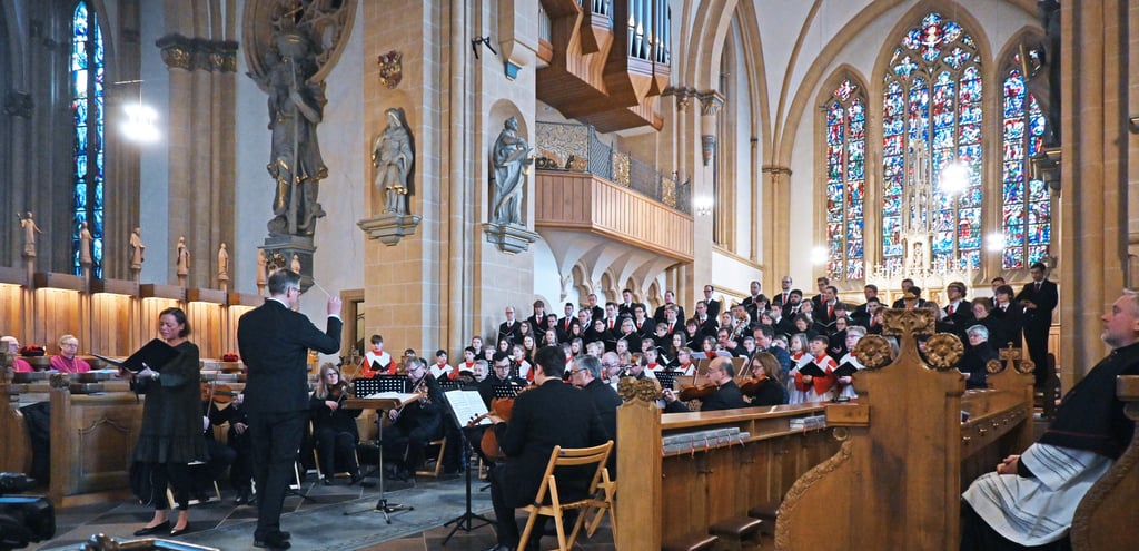 Lateinisches Festhochamt am Ostersonntag im Paderborner Dom