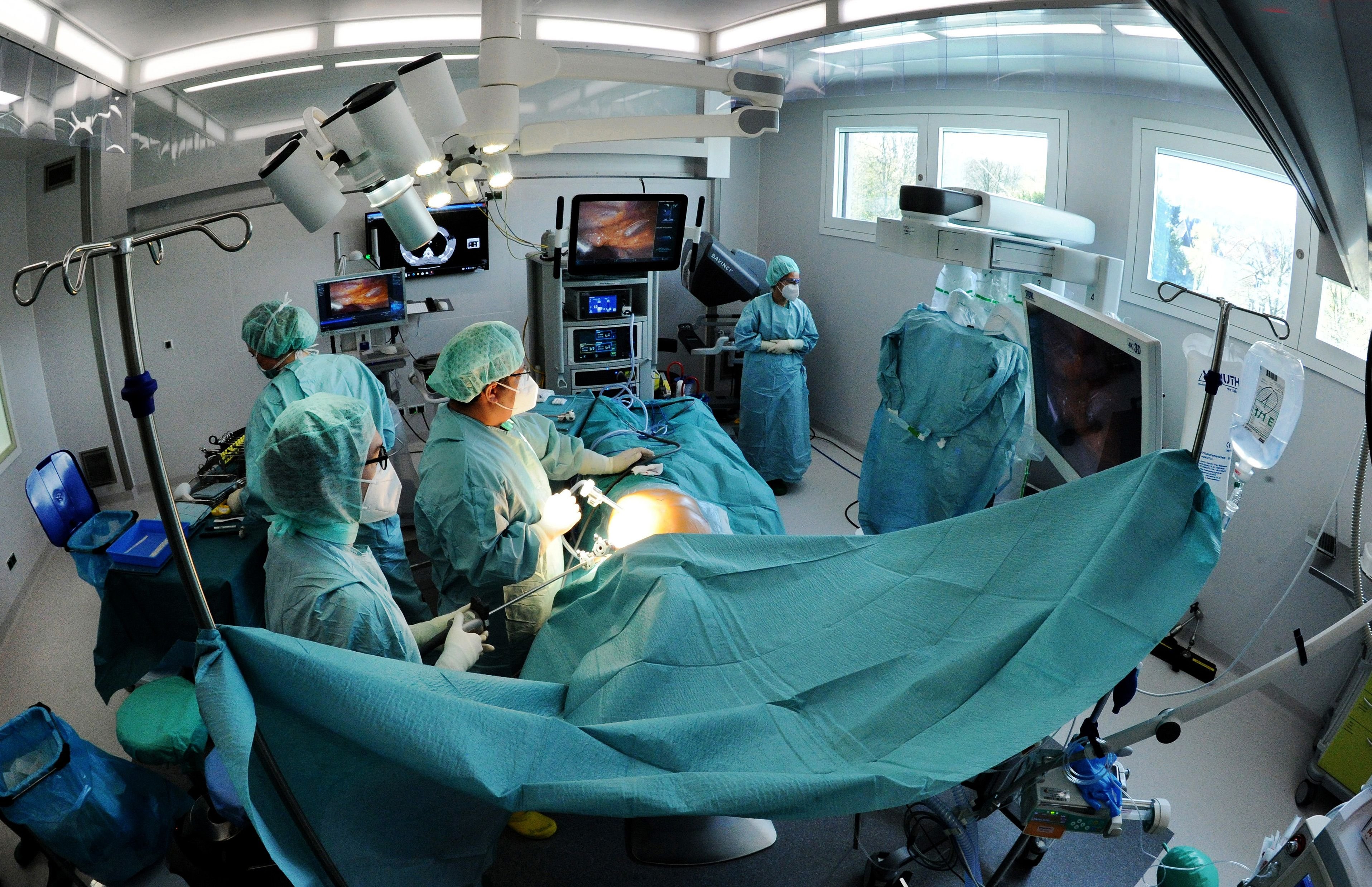 Operation mit Roboter im Klinikum Bielefeld