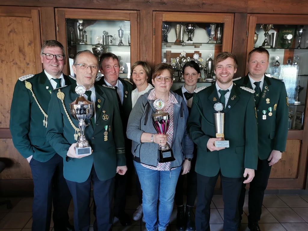 Rahden: Ex-Regenten bringen Adler zur Strecke