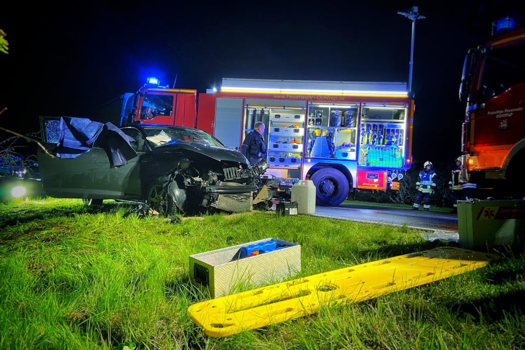 Sechs Verletzte nach schwerem Unfall auf der B54