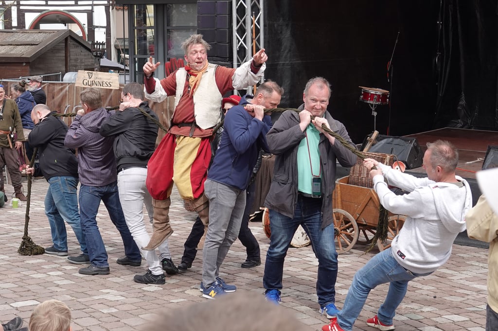 Spectaculum: Das Mittelalter hält in Warburg Einzug