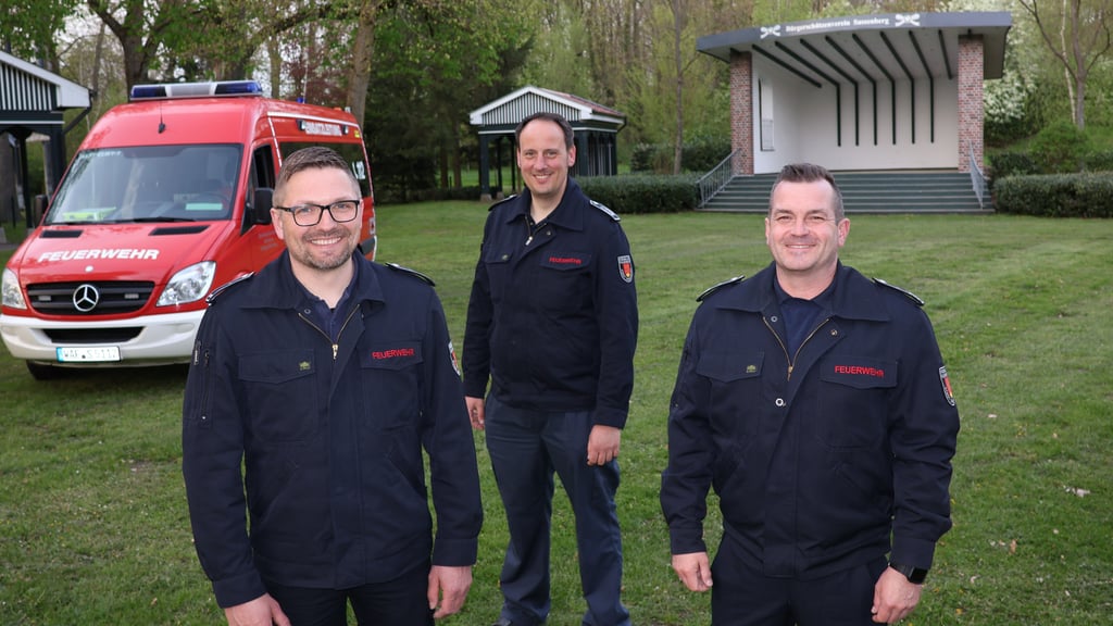 Im Brook zeigen Feuerwehren ihr Können