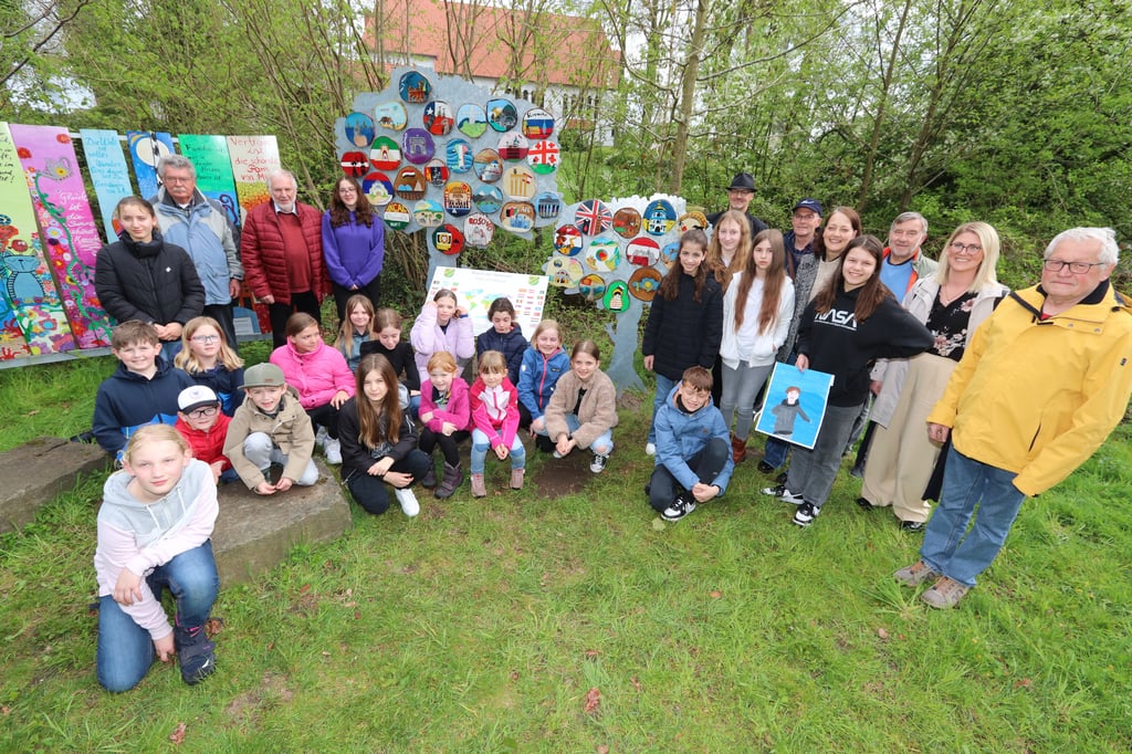 Schloß Holte-Stukenbrock: Liemker Bäume tragen 40 Nationalitäten