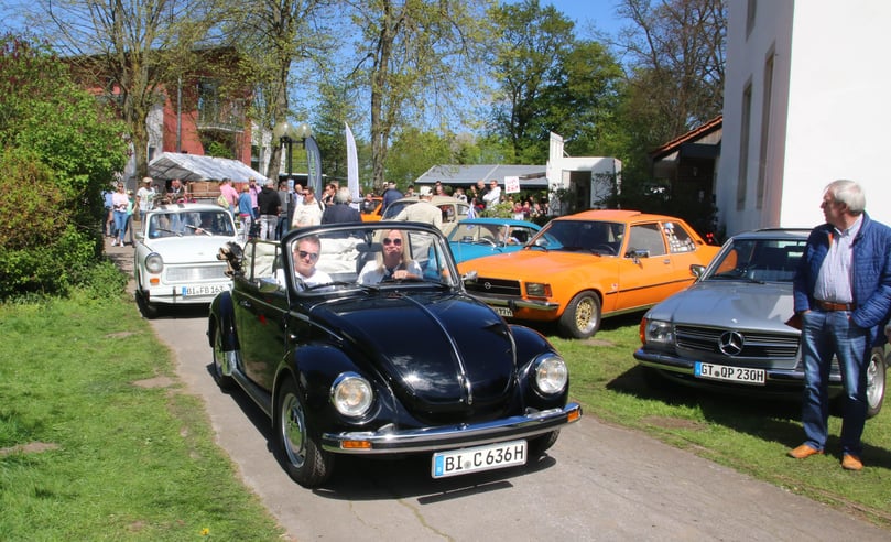 Teilnehmer tragen zu neuem Rekord bei Oldtimertreff in Delbrück-Boke bei