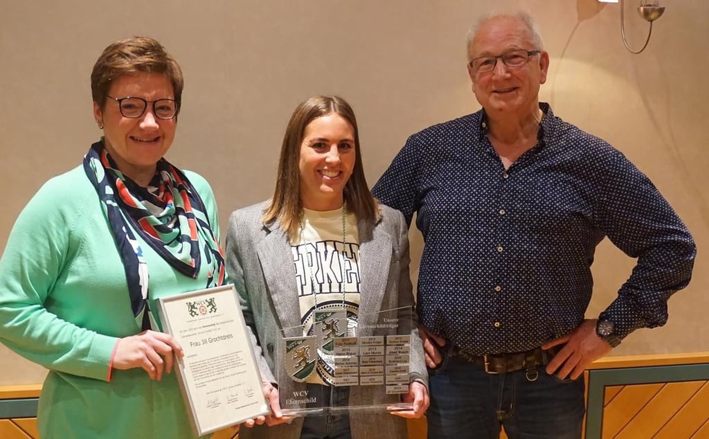 Wiedenbrücker Grüne Funken ehren Jill Grochtdreis