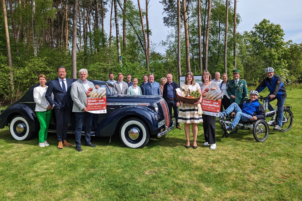 Demag präsentiert Programm für 19. Stadt- und Spargelfest in Delbrück Demag präsentiert Programm für 19. Stadt- und Spargelfest in Delbrück