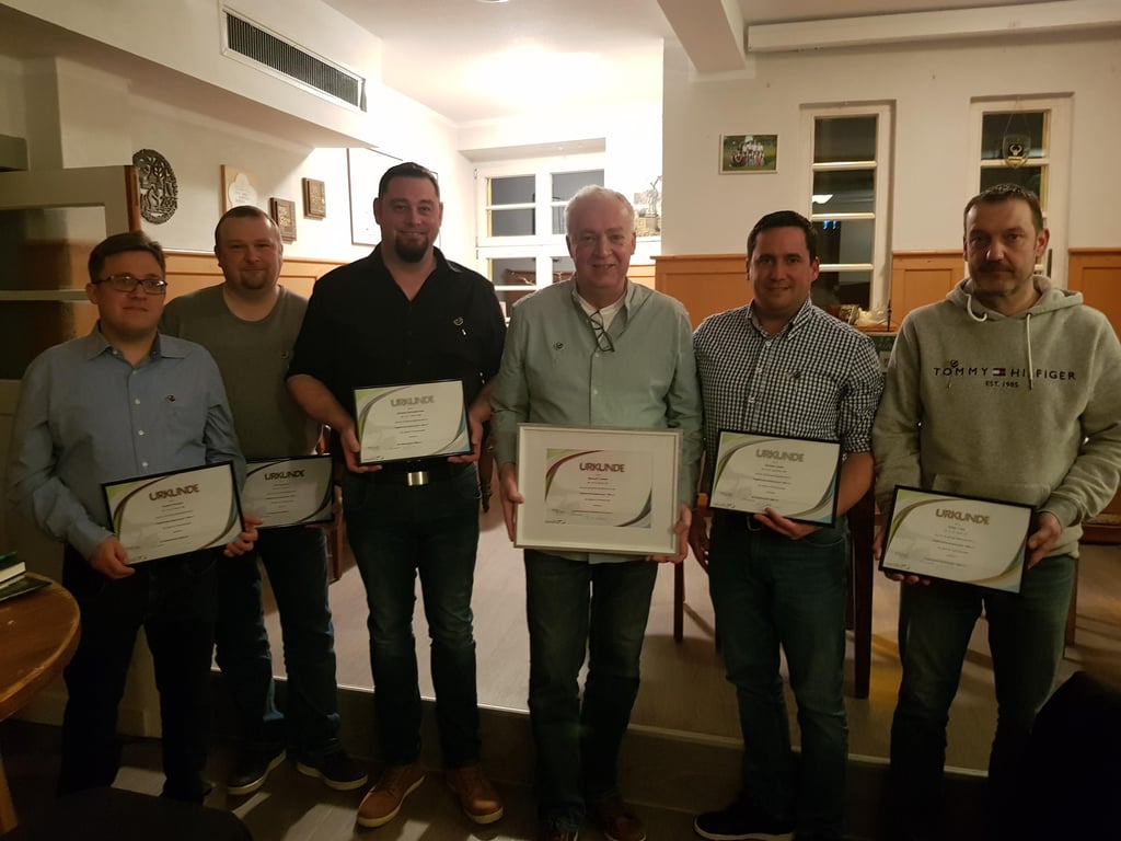 Angelfreunde in Salzkotten-Niederntudorf ehren Mitglieder