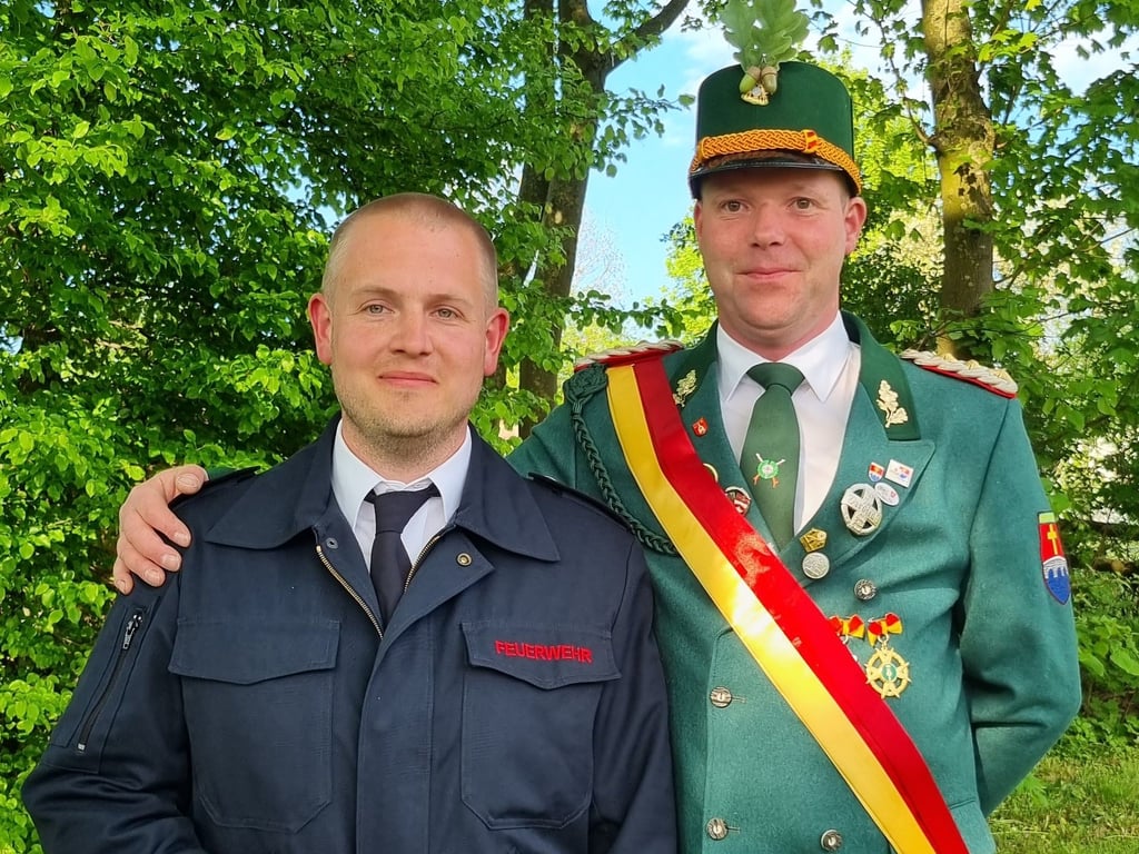 Lichtenau-Grundsteinheim: In Feuerwehruniform zum Schützenkönig