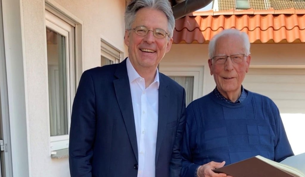 Geschenk aus Berlin für Hans Hamel