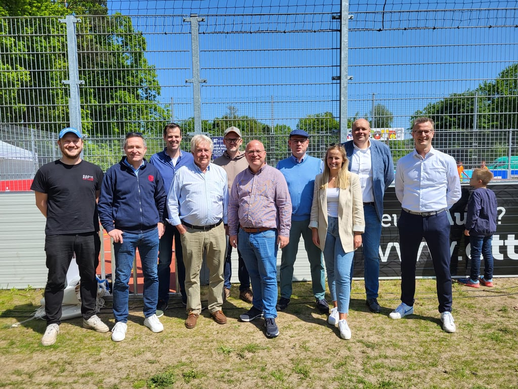 Ladbergen: Multifunktionscourt eröffnet: „Ich bin sehr glücklich“