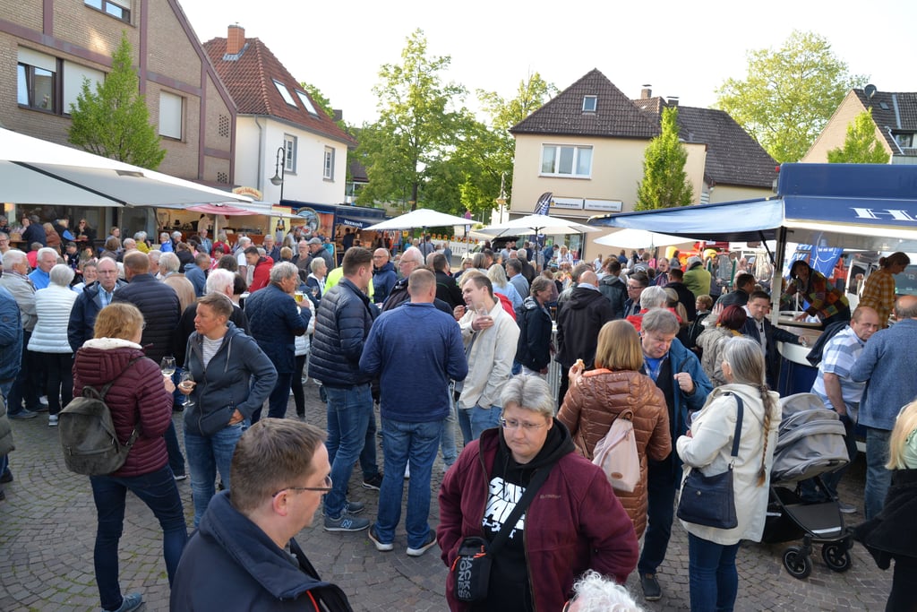 Enger: Hunderte kommen zum Abendmarkt
