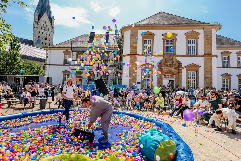 Paderborn: Spazierengehen und Staunen bei der „Pader-Kultour“