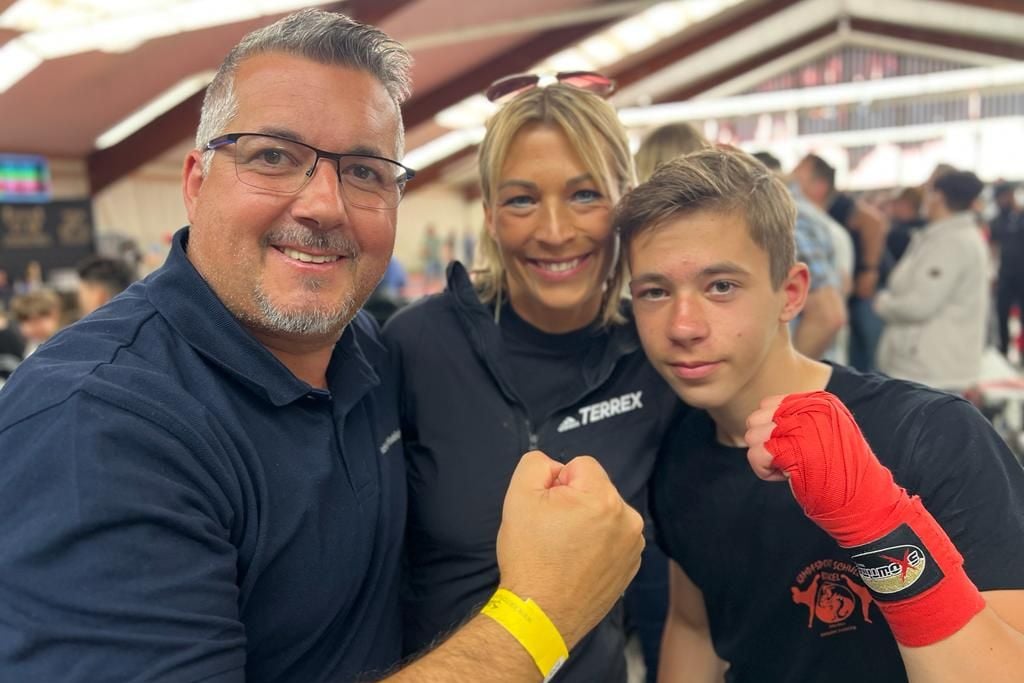 Brakel: Familie Fachin bei der TV-Premiere ihrer „Goodbye Deutschland ...