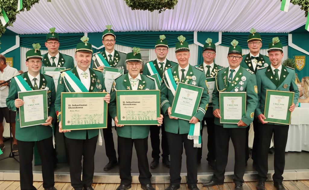 Hohe Ehrungen beim Schützenfrühstück in Delbrück