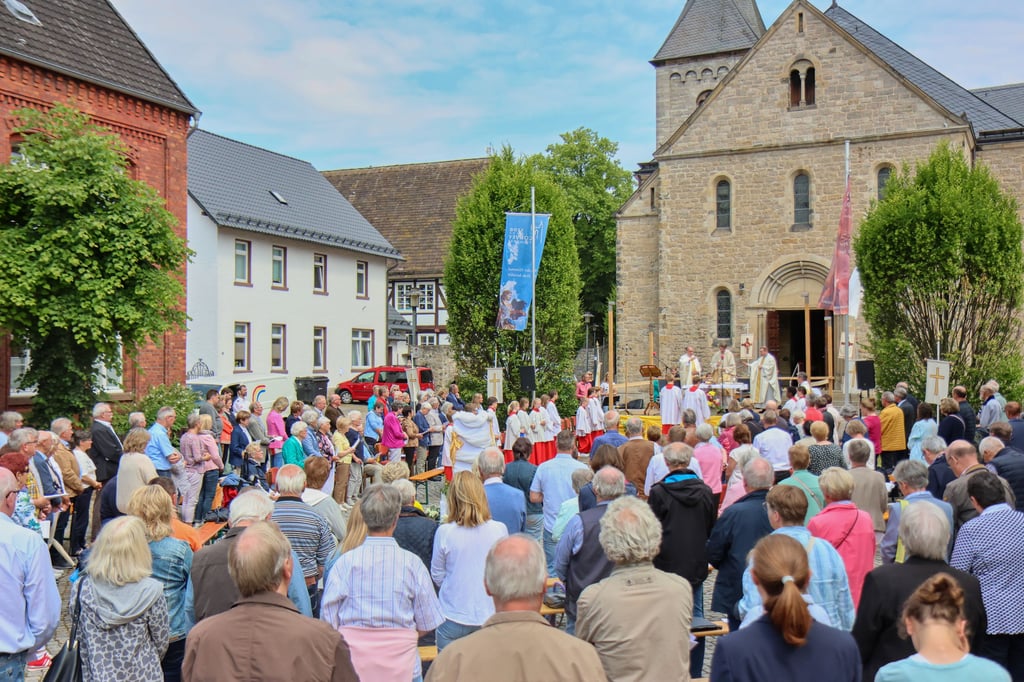 Fronleichnamsfest gemeinsam in Ottbergen gefeiert