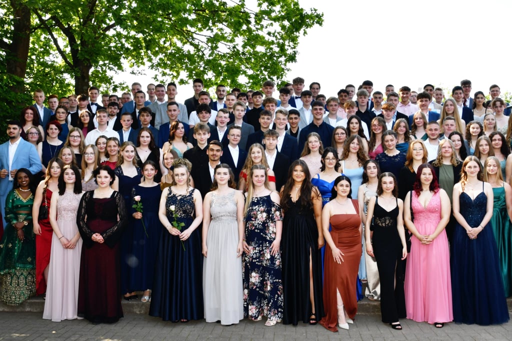 Realschule Enger: 134 Schüler machen Abschluss