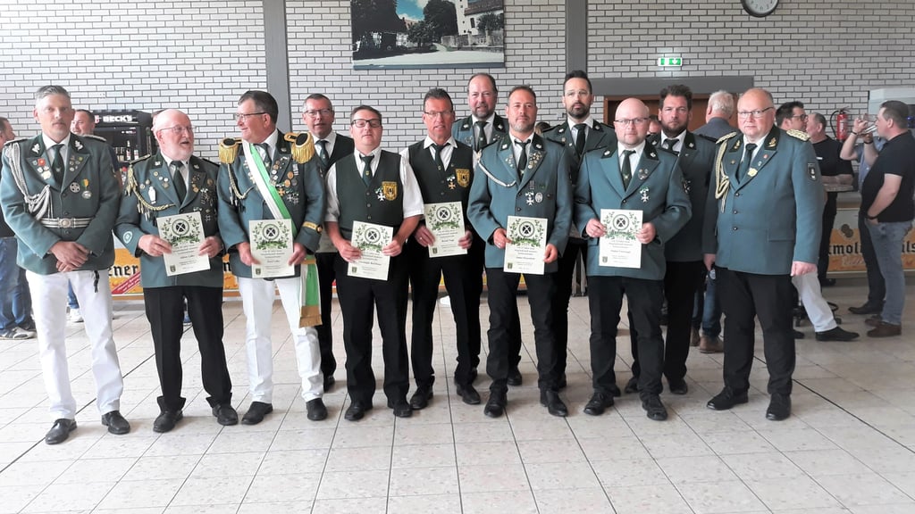 Ehrungen beim Schützenfest in Bellersen