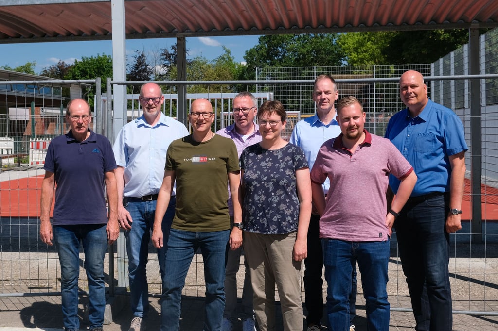 Grundschulhof in Rahden eingeweiht: Fußballplatz öffnet nach den ...