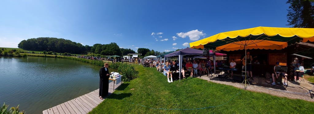 Halle: Tauffest im Hesselner Heinrichsee