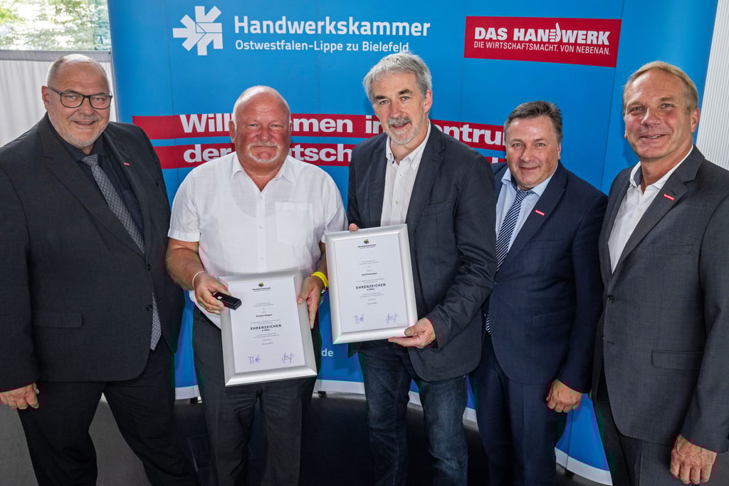 „Silbernes Ehrenzeichen“ für Josef Fuhrmann aus Löwendorf