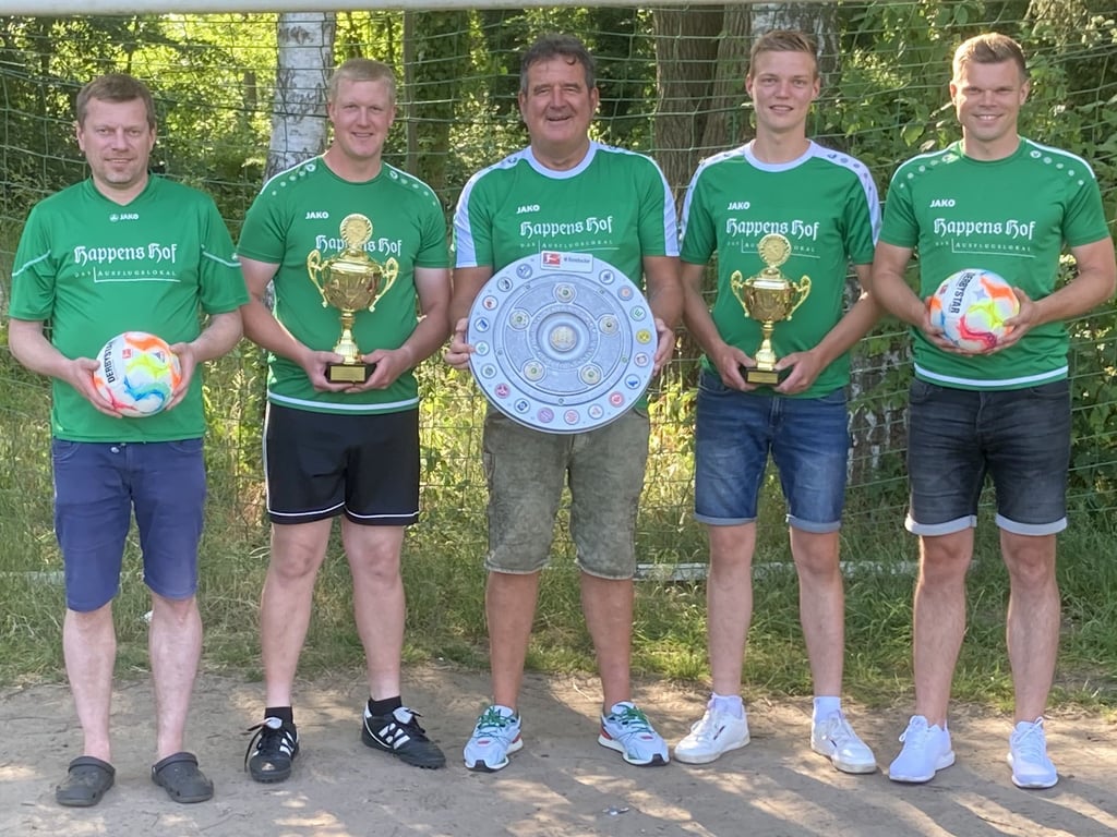 Der FC Oster wirft die Maschinen an