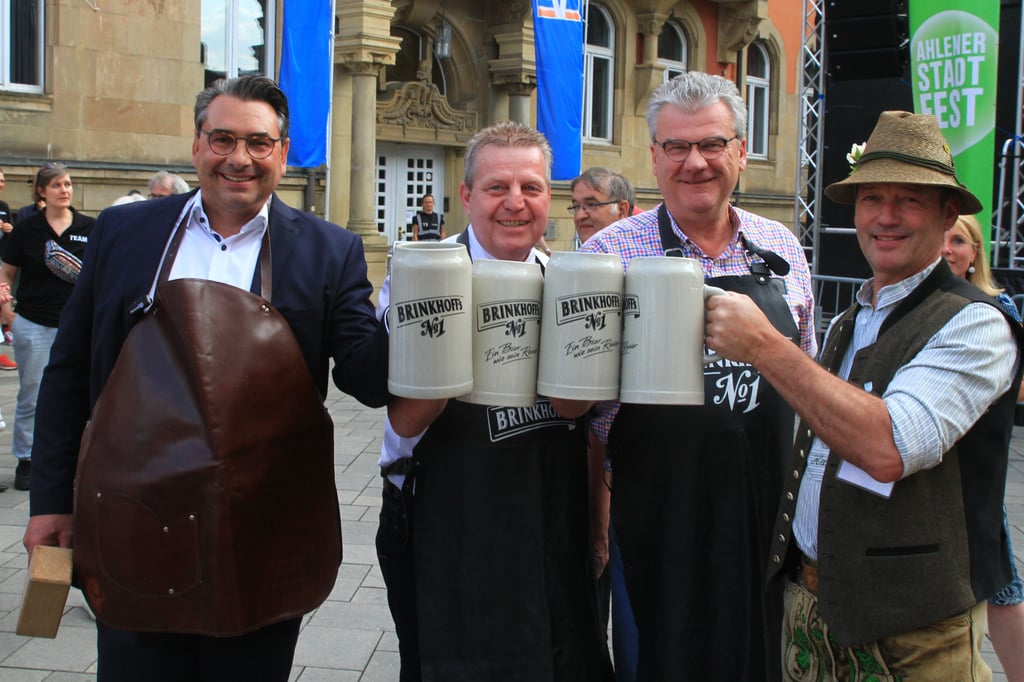 Eröffnung mit internationalen Gästen