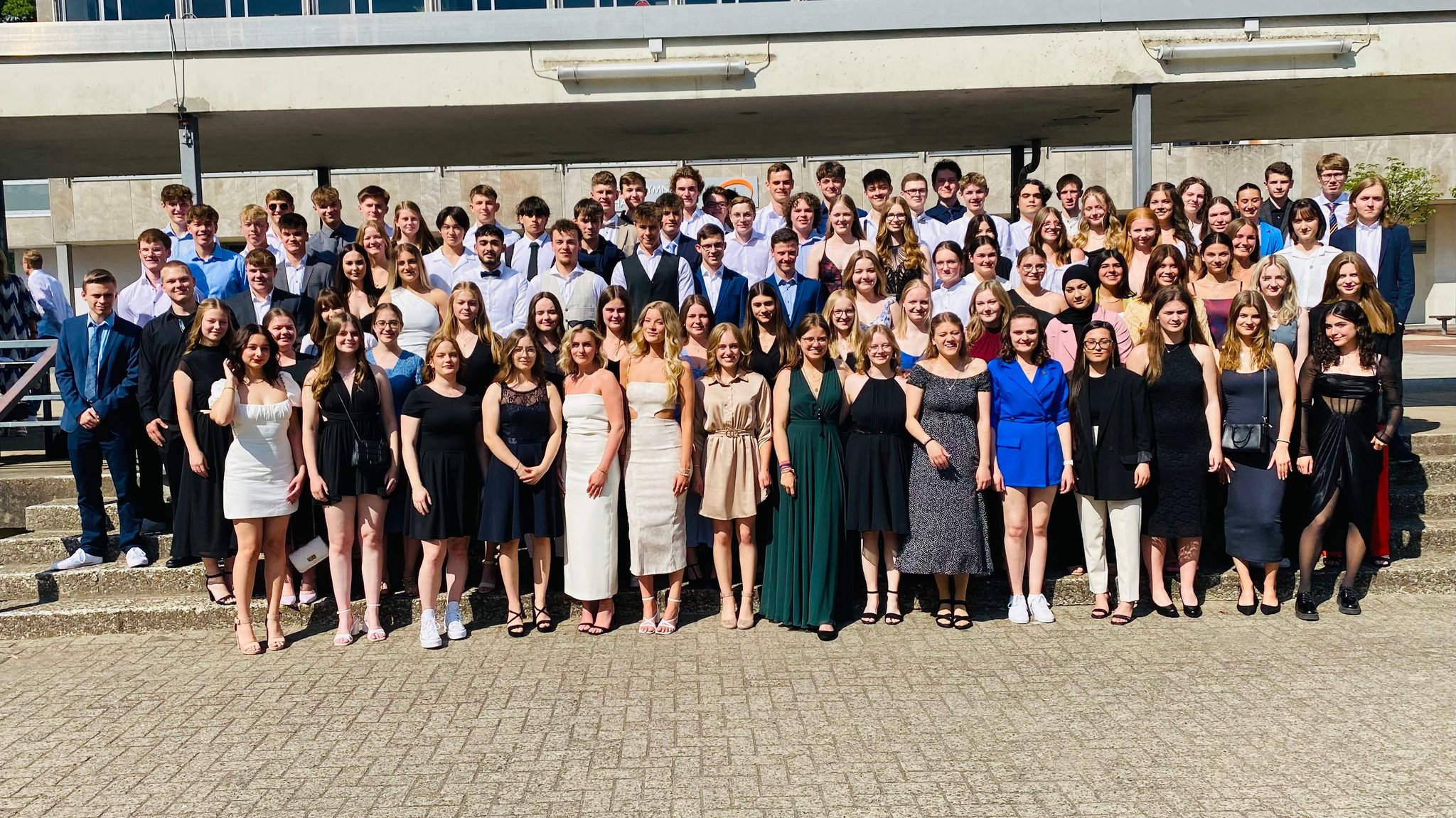 Halle: 95 Schüler feiern am Kreisgymnasium ihr Abitur