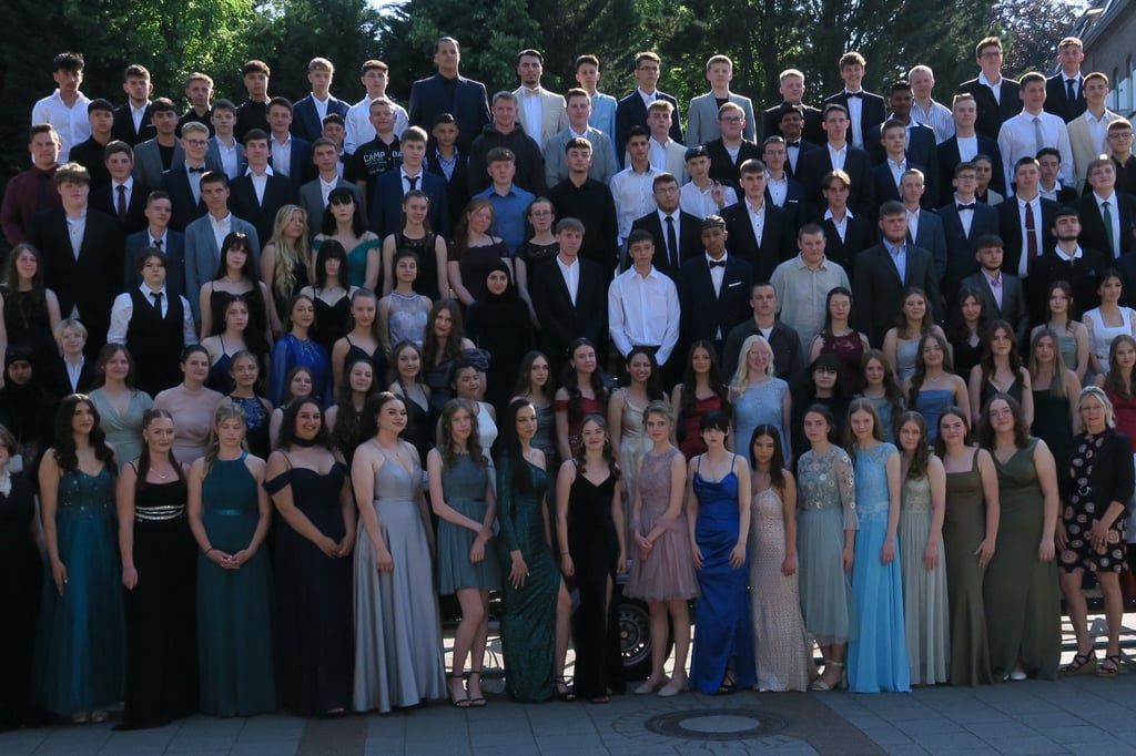 Realschule Bünde-Mitte: Zehntklässler erhalten Zeugnisse