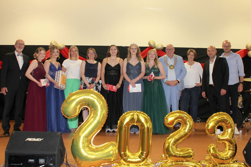 Gesamtschule Salzkotten verabschiedet 36 Abiturienten