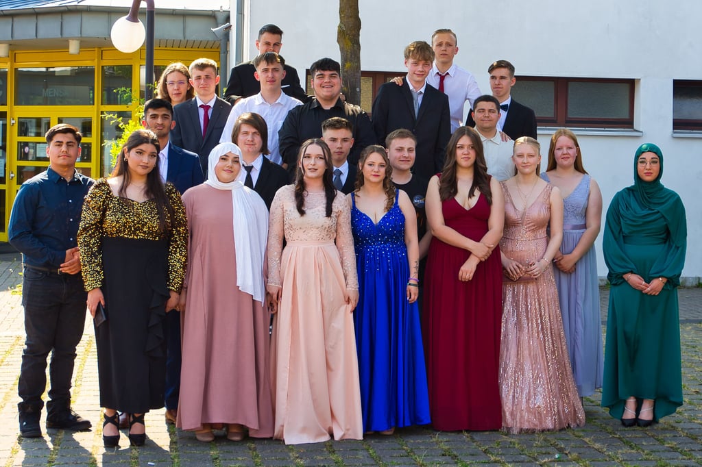 Löhne: 126 Schülerinnen und Schüler machen Realschulabschluss