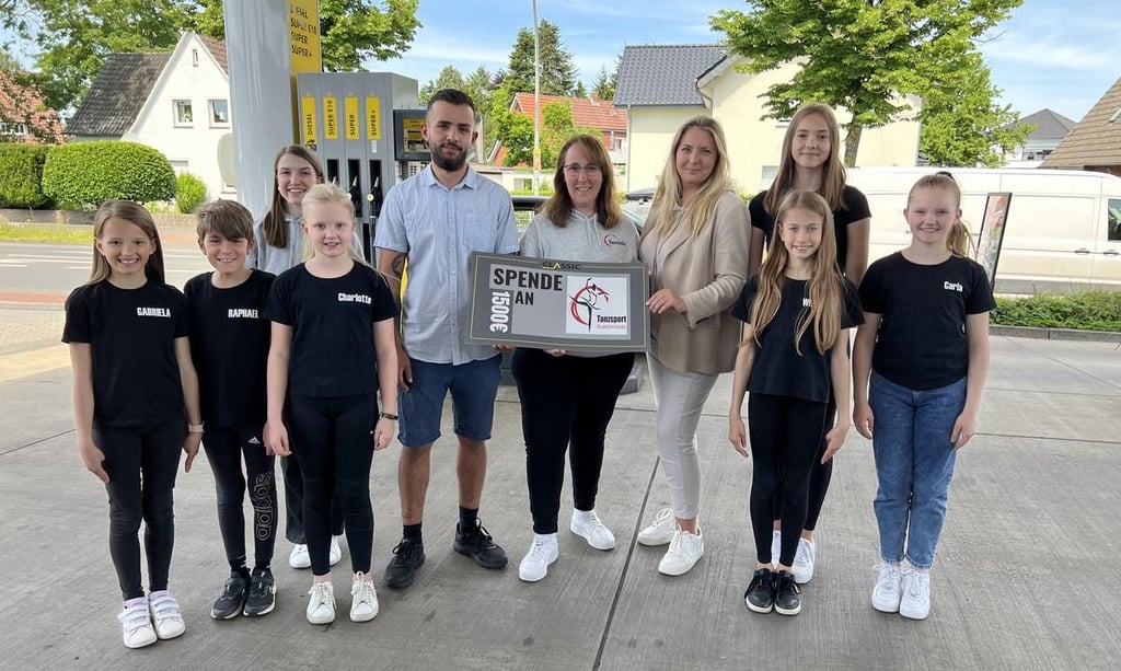 Tankstelle spendet 1500 Euro an Harsewinkeler Funken