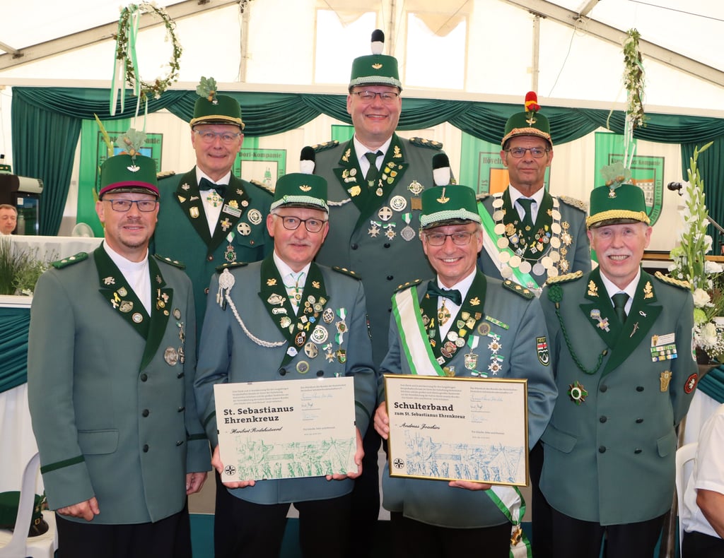 Zum Schützenfrühstück gibt es in Hövelhof hohe Ehrungen