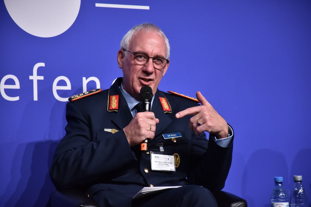 In Berlin: Besondere Ehre für General Rieks aus Nieheim