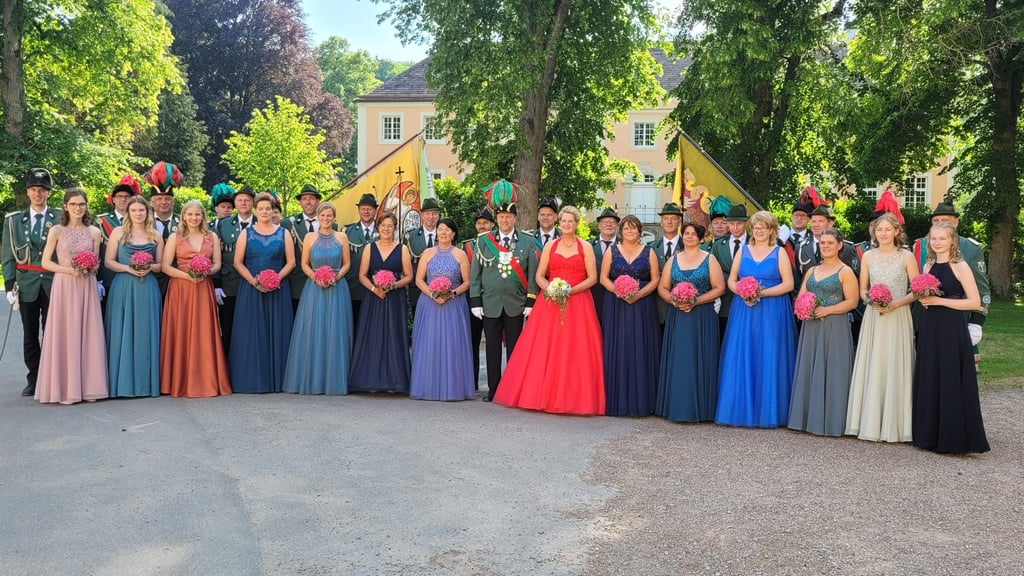 Auszeichnungen beim Schützenfrühstück in Rheder