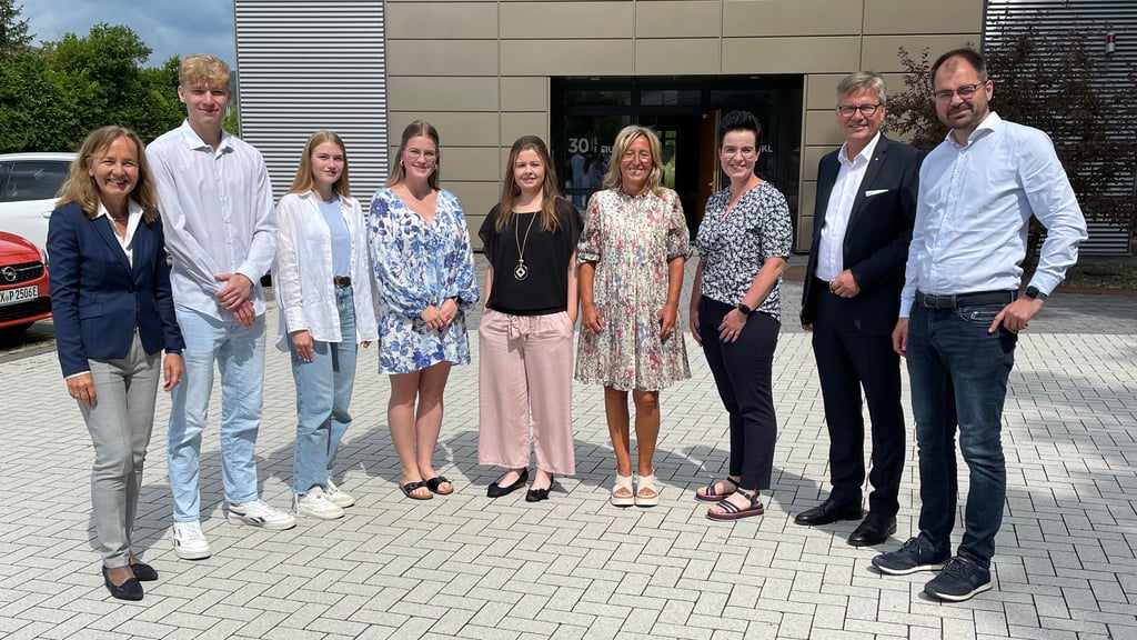 Ausbildungstour: IHK-Präsident besucht UKL in Bad Driburg