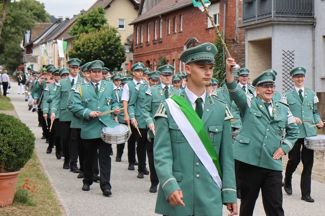 Fotostrecke: Glanzvolles Schützenfest in Ottbergen
