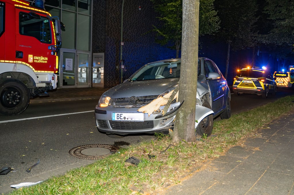 Bei Kollision mit Baum verletzt