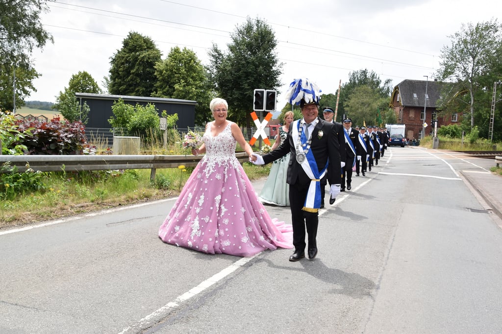 Bilderstrecke Schützenfest Menne 2023