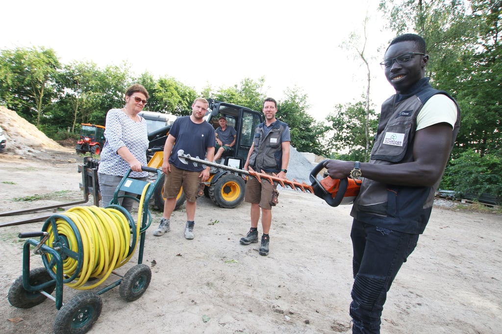 Geflüchteter schließt in Delbrück Gärtnerlehre mit der Note „gut“ ab