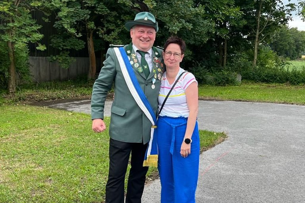 Königspaar Risse grüßt in Essentho