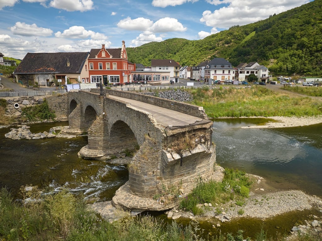 Zwei Jahre nach der Flut: Wie weit ist der Wiederaufbau? Zwei Jahre nach der Flut: Wie weit ist der Wiederaufbau?