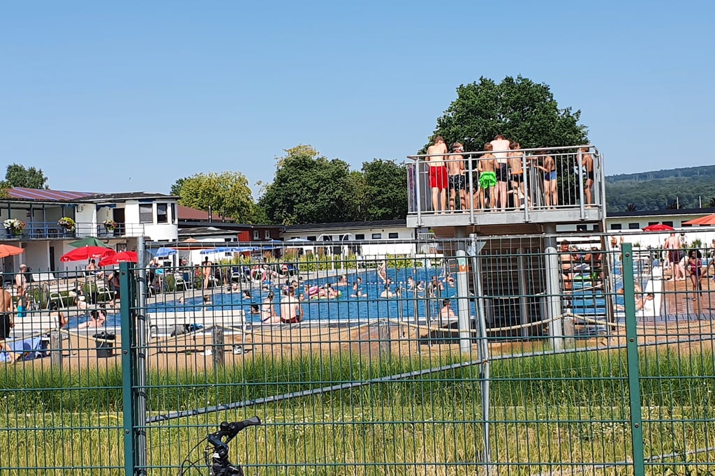 Höxter: Freibad fit für Saison - höhere Eintrittpreise und neuer Eingang