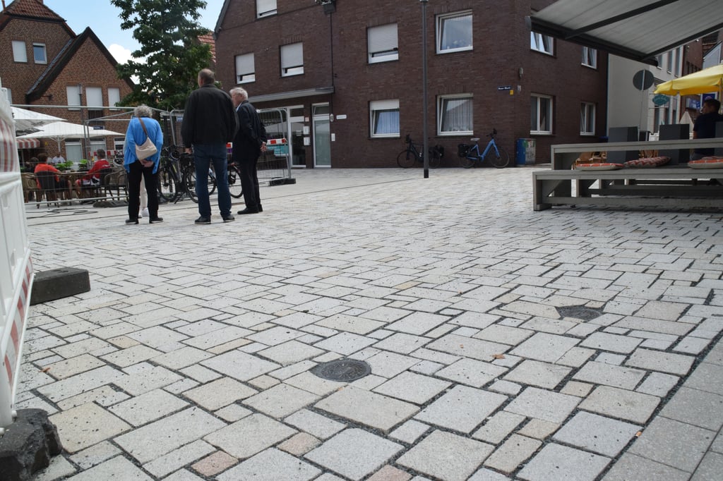 Pflaster am Neuen Markt wird in Teilen neu verlegt