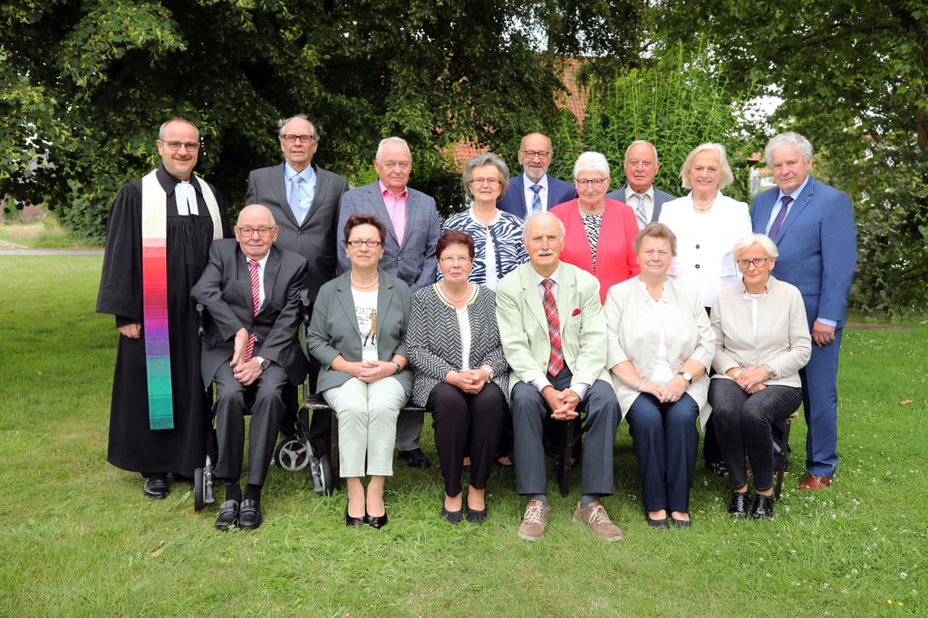 Stemwede: Kirchengemeinde Dielingen feiert Jubelkonfirmationen