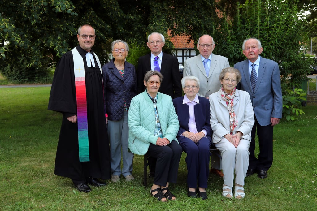 Stemwede: Kirchengemeinde Dielingen feiert Jubelkonfirmationen