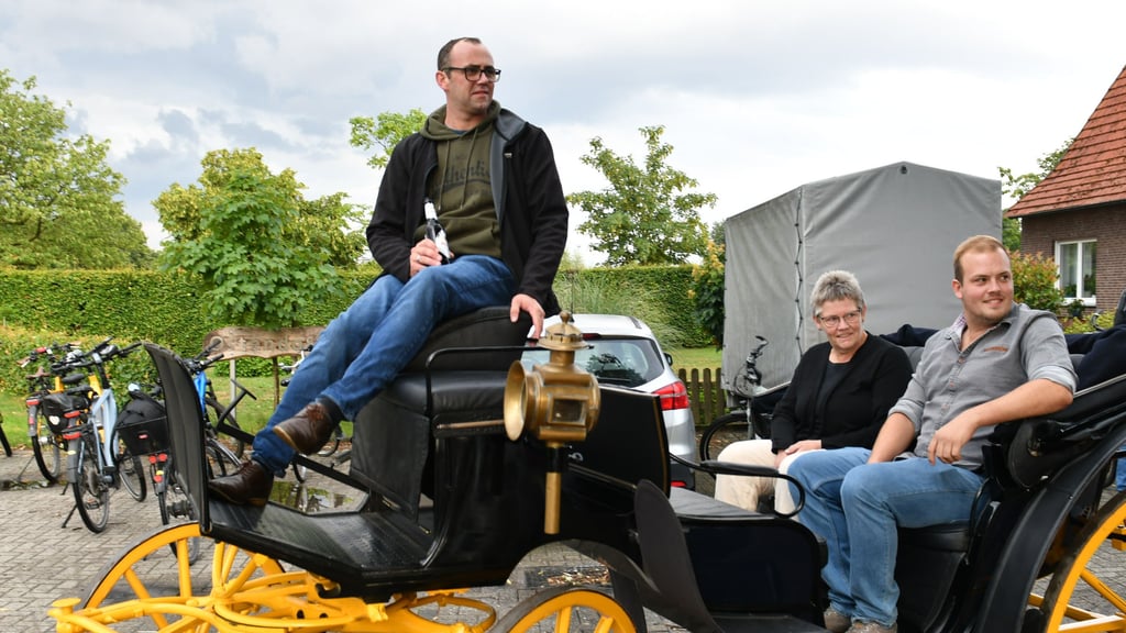 Ehrenrunde durchs Dorf