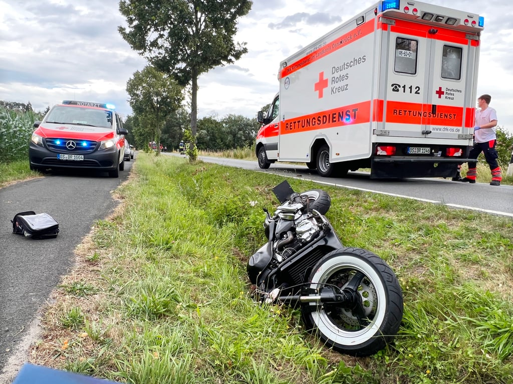 Schwerer Verkehrsunfall in Bockhorst: Motorradfahrerin in Lebensgefahr