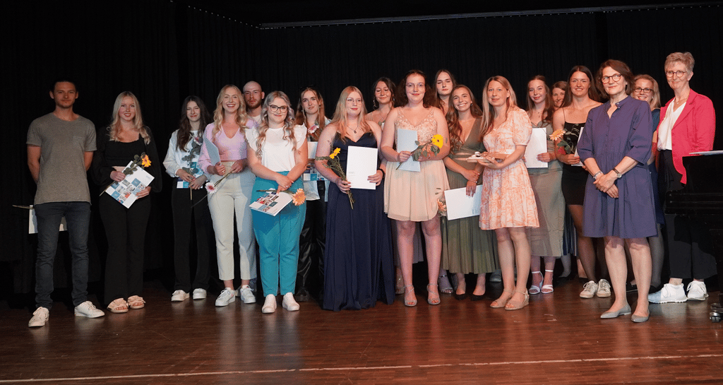 Schulabschluss am Berufskolleg in Brakel erreicht