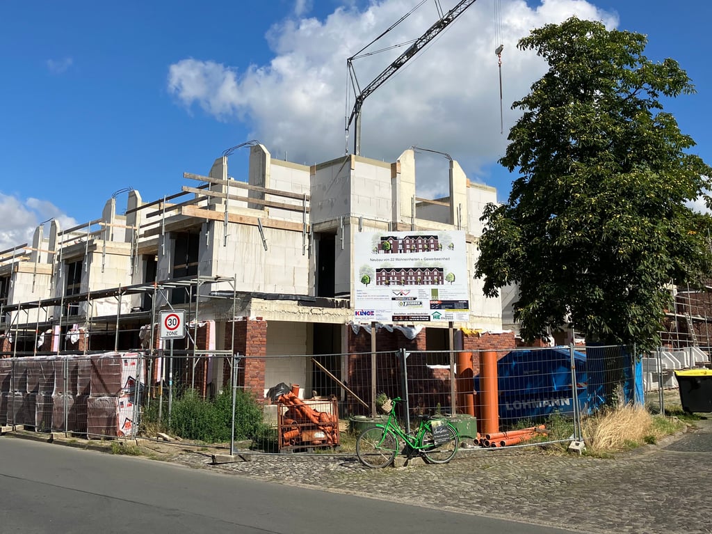 Mehrfamilienwohnhaus wächst in die Höhe
